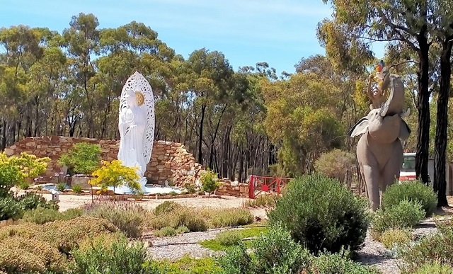 Bendigo - The Great Stupa of Universal Compassion - Northern Country ...