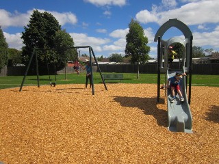 Campbell Parade Playground, Cranbourne Mornington Peninsula Playgrounds ...