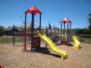Memorial Park Playground, High Street, Broadford - All Playgrounds ...